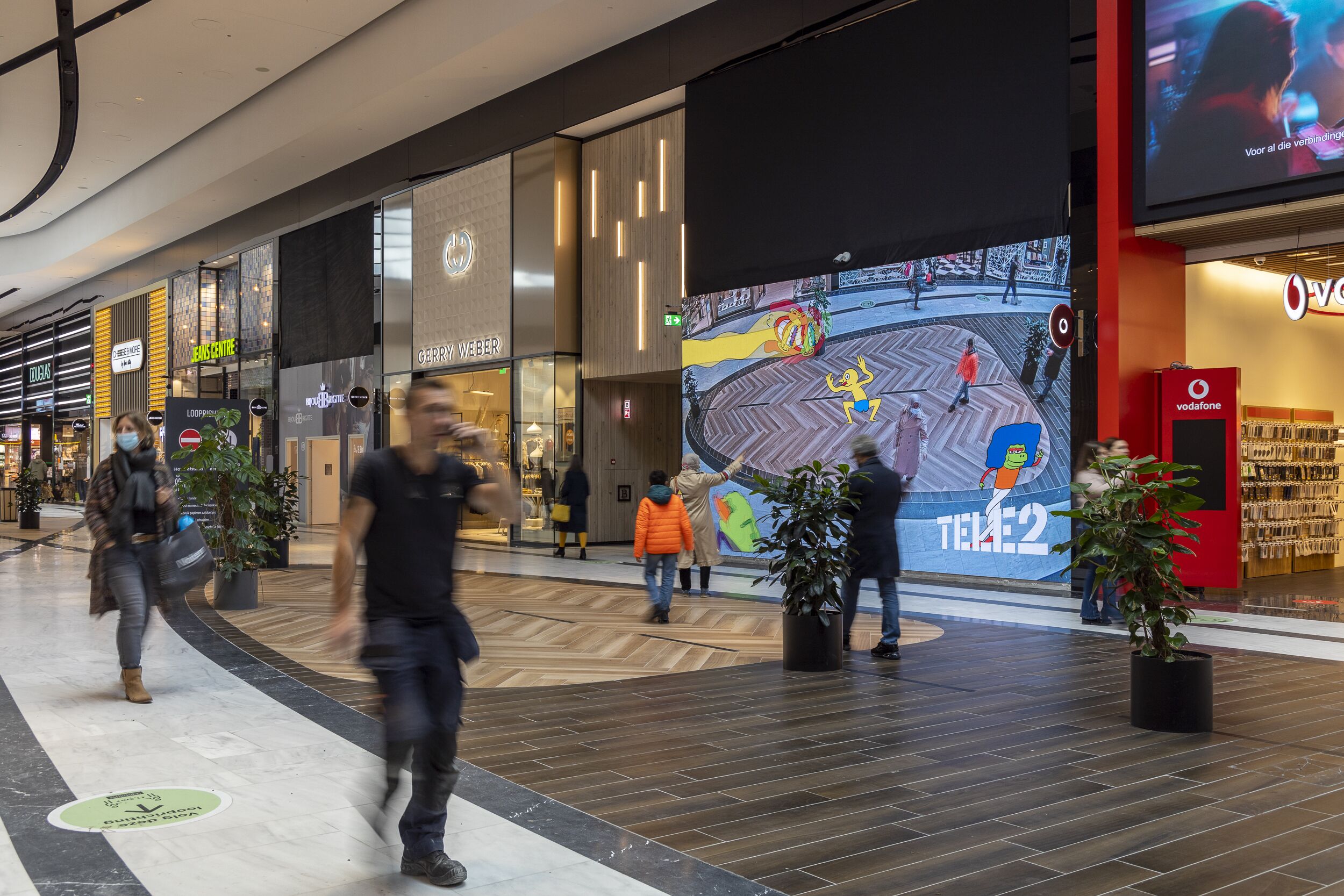 Andrew Gibson and Rachel Sutton promoted in Ocean Outdoor UK leadership ...